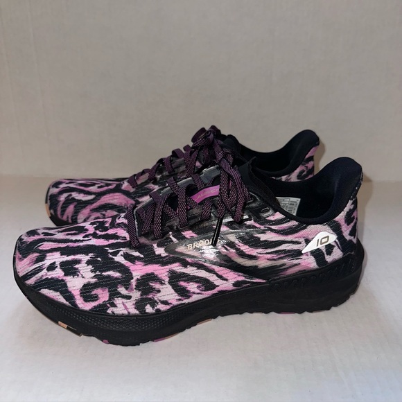 Brooks | Shoes | Brooks Launch Gts Womens Size 85 B Pink Leopard ...